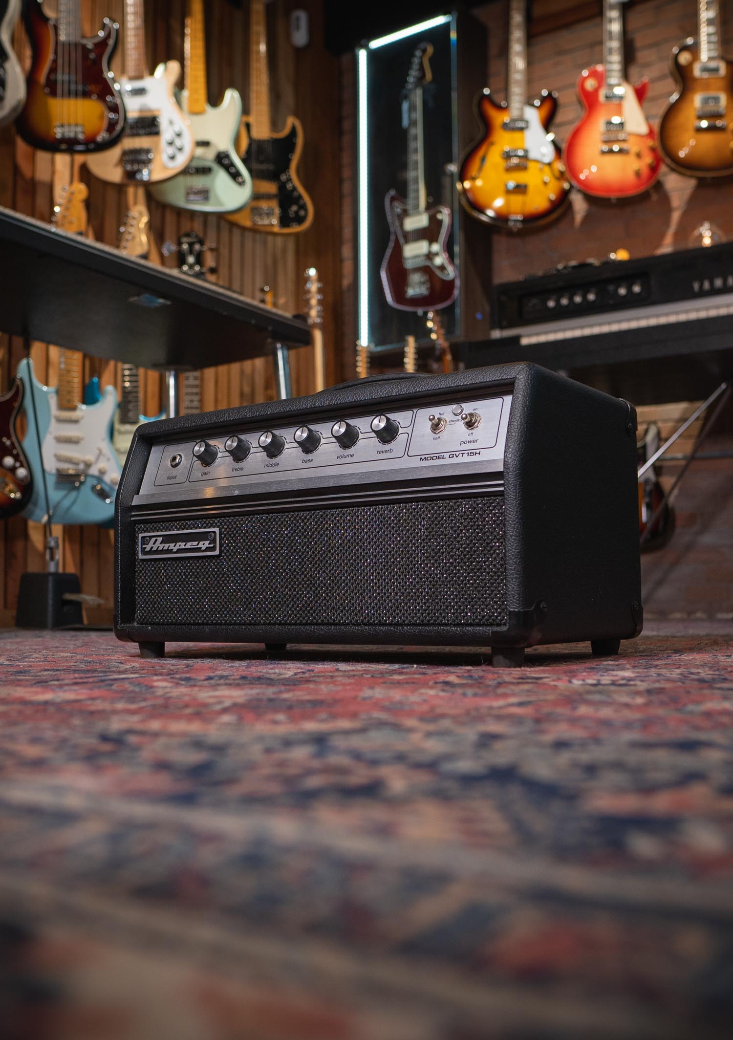 Cabezal Ampeg GVT-15H usado – Fat Store